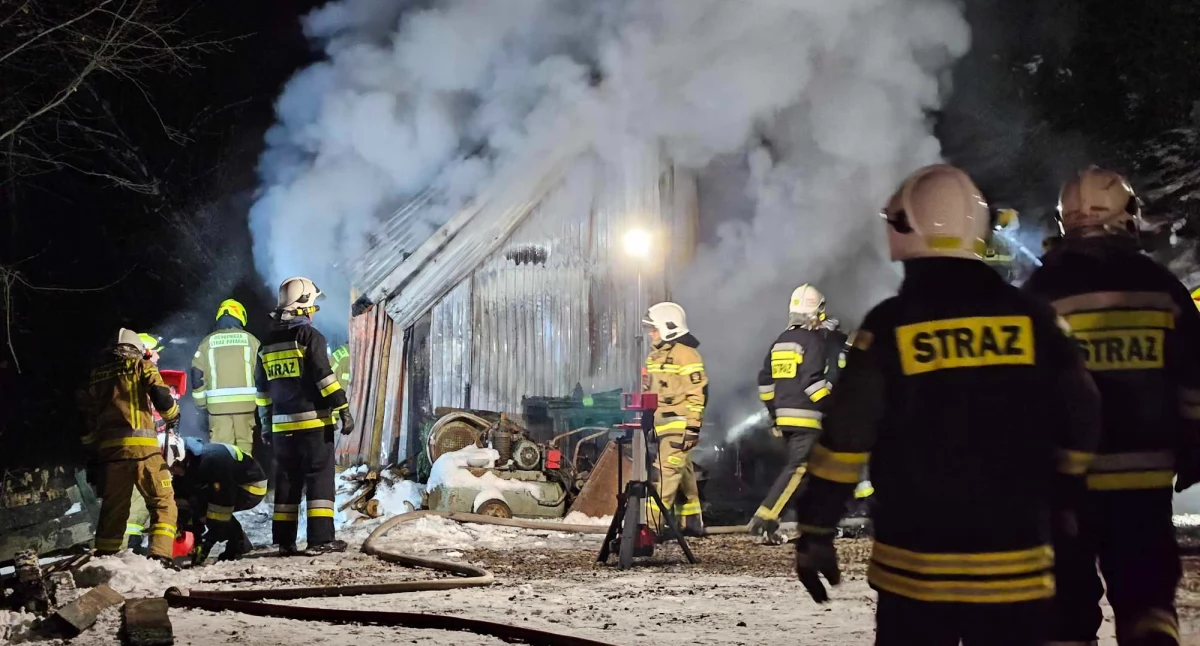 Nocny pożar w Żarnówce