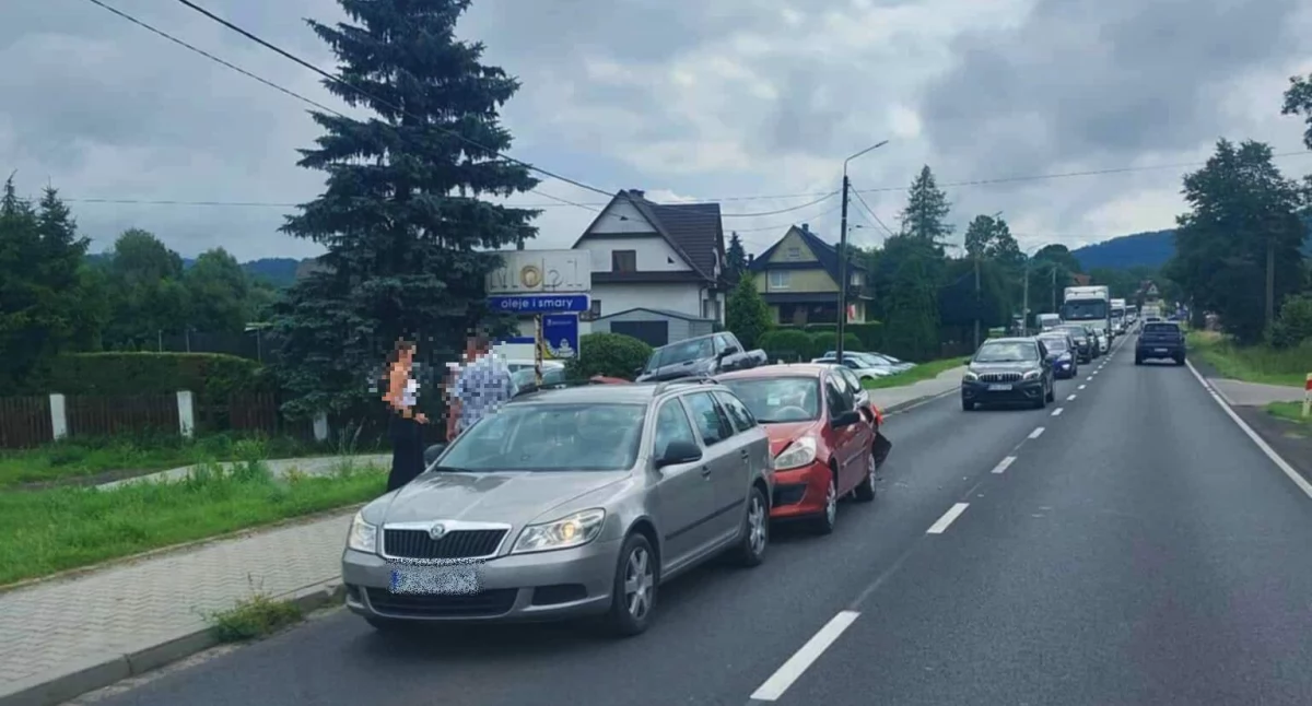 Zdarzenie drogowe w Juszczynie (aktualizacja) - wiadomości Sucha Beskidzka
