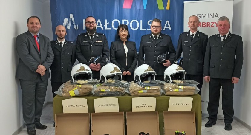 Gmina Zembrzyce: Strażacy dostali nowe mundury i buty - wiadomości ...